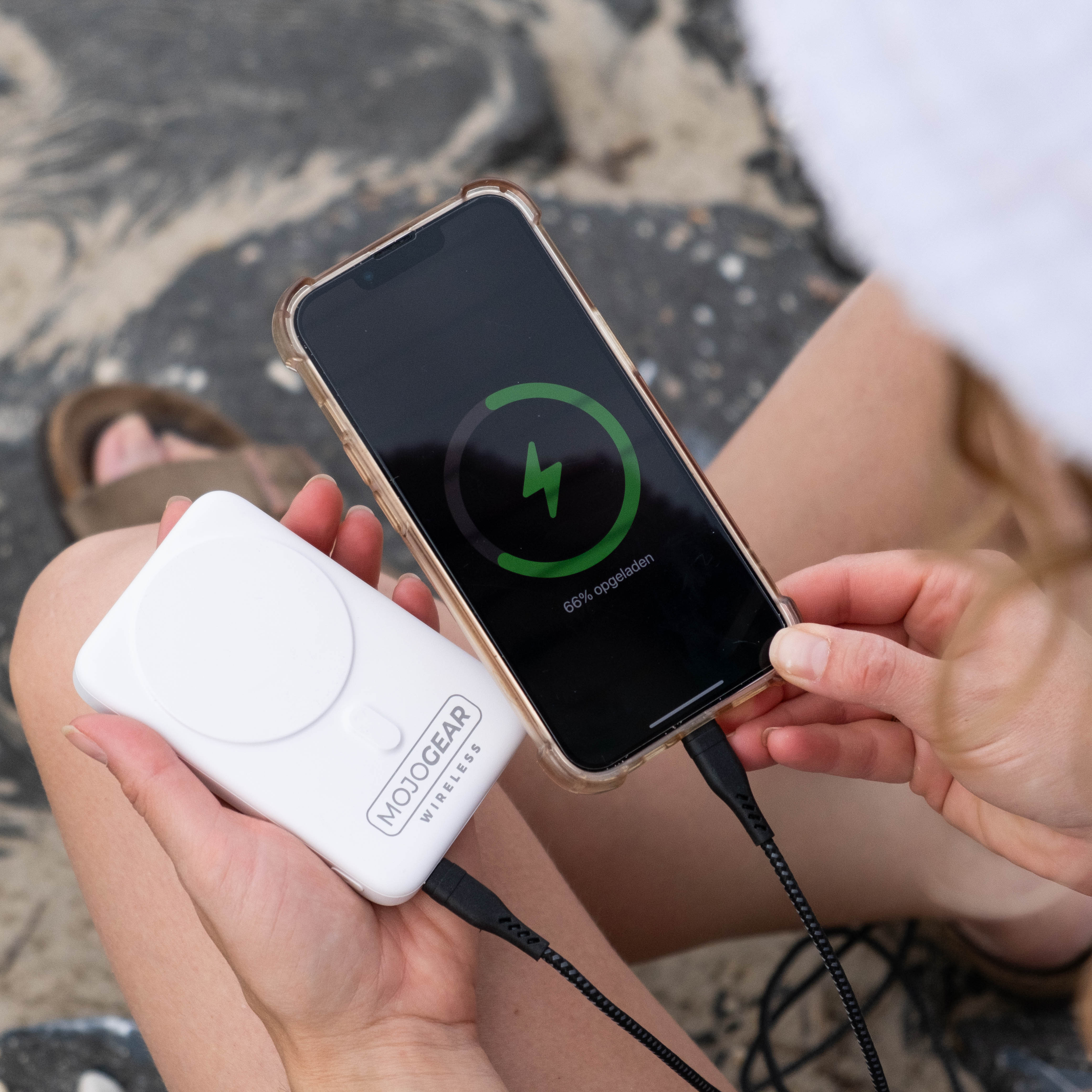 What is a power bank and how does a power bank work? | Blog – MOJOGEAR
